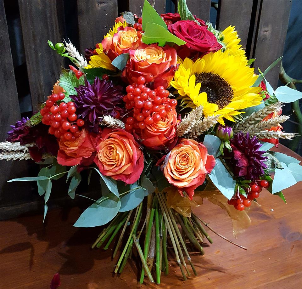 Janet & Jaynes Florist Wisbech Order Online or 01945 464521